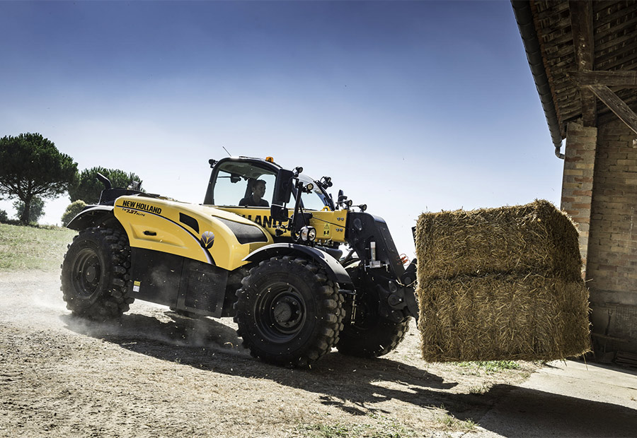 New Holland TH Telehandlers range - T H WHITE Agriculture